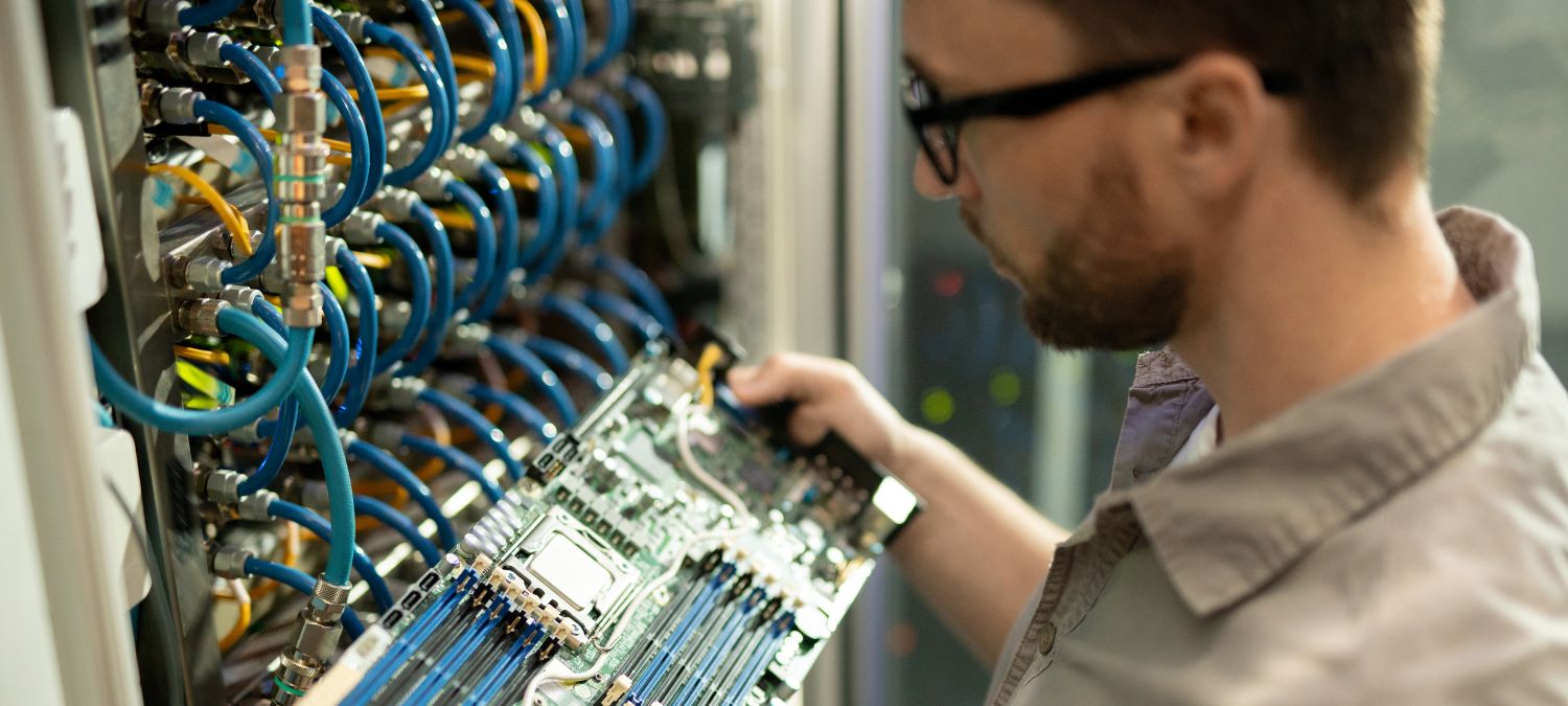 How To Become A Computer Support Specialist SkillsAndTech SkillsAndTech