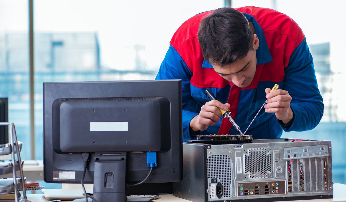 How To Become A Computer Technician Complete Guide SkillsAndTech
