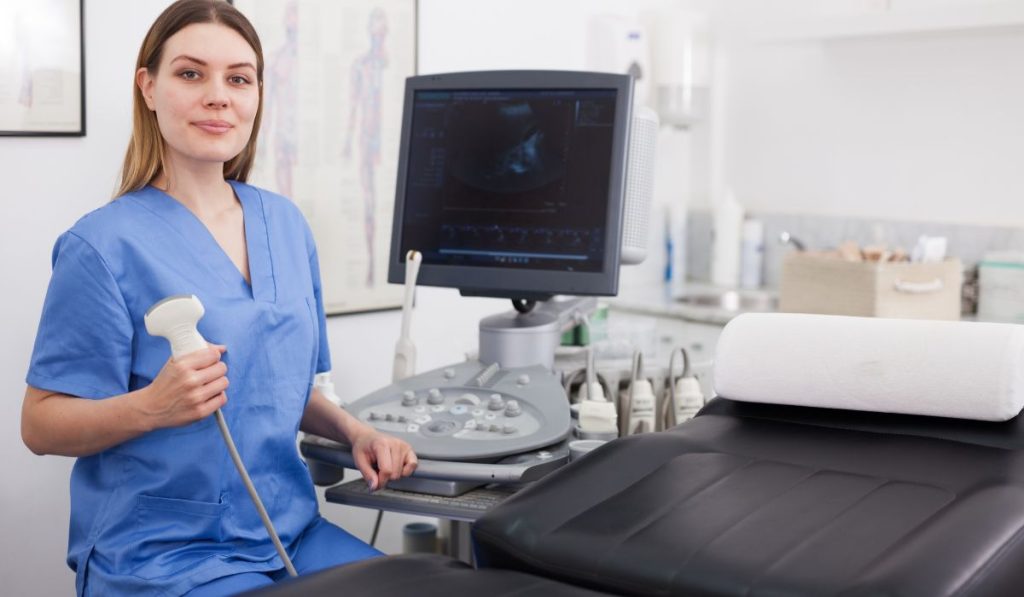 How to become a travel sonographer | SkillsAndTech - SkillsAndTech